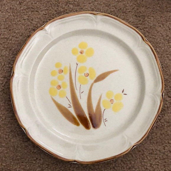 Dining | 2 Vintage Wellington Hearthside Plates | Poshmark